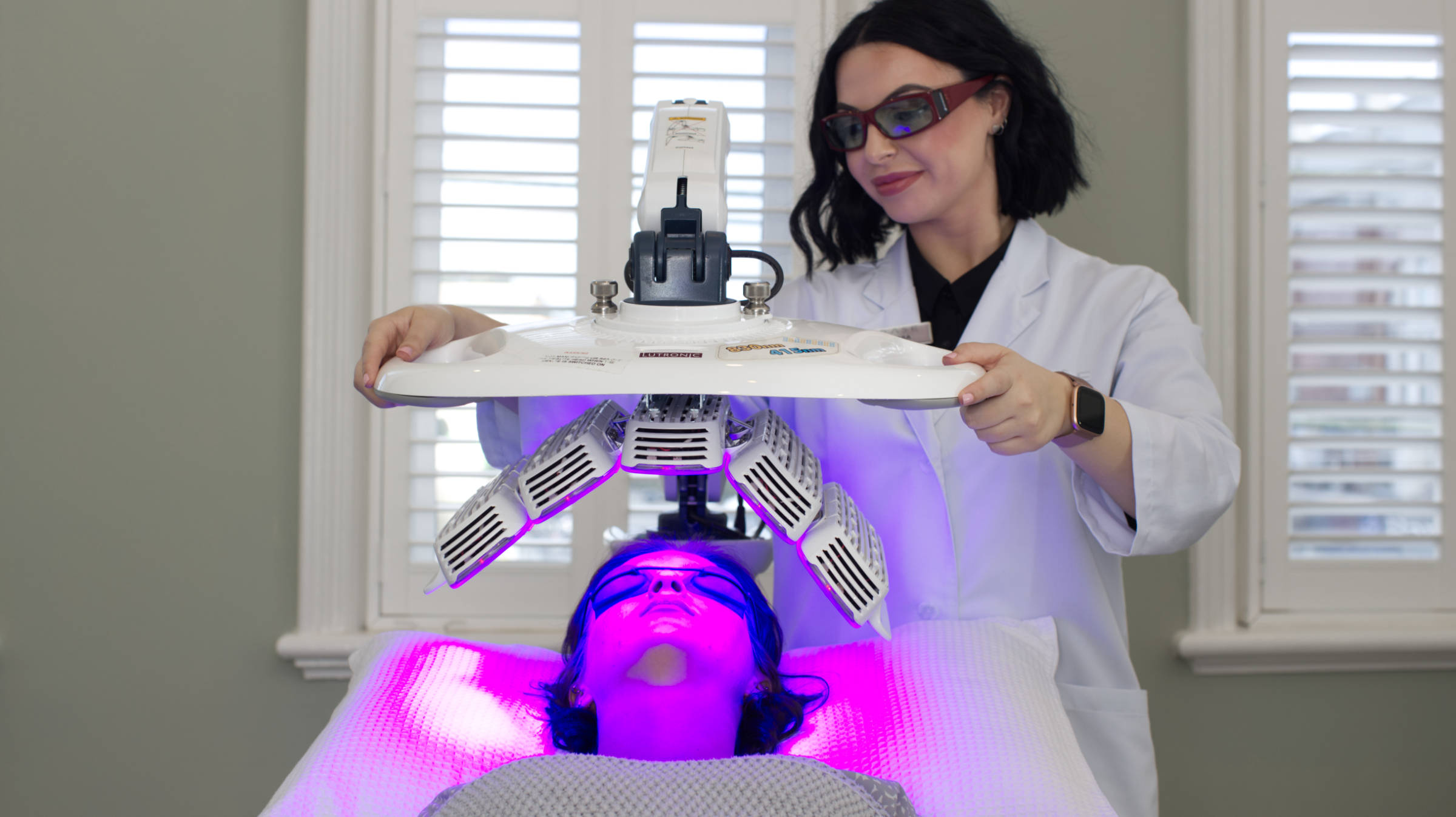LED LIGHT THERAPY - erase aesthetic services